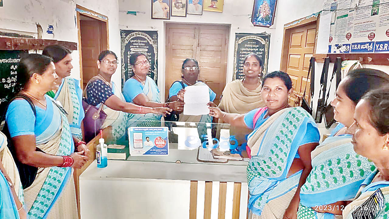 అంగన్‌వాఢీ | ANGANAWADI ISSUE