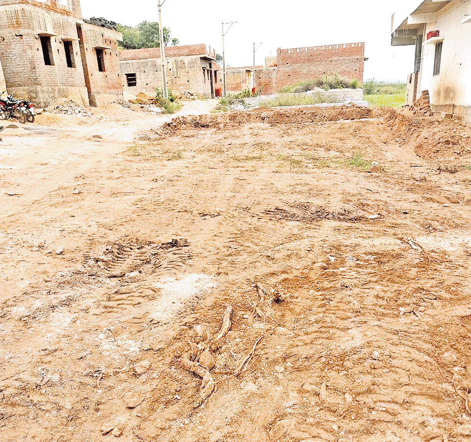 జగనన్న కాలనీ వద్ద ప్రభుత్వ స్థలం ఆక్రమణ | Encroachment of Government ...