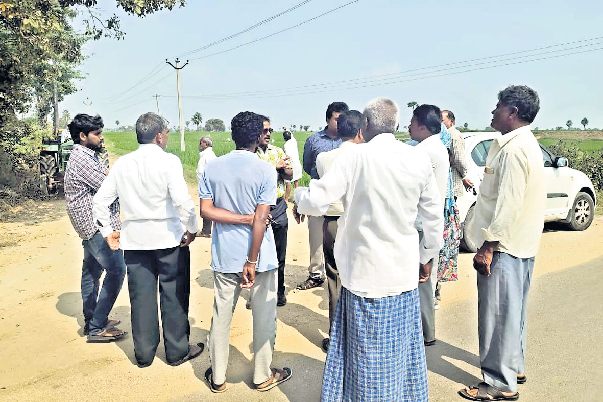 ఆర్‌ఆర్‌ఆర్‌ అలైన్‌మెంట్‌ మార్చాలి | RRR alignment should be changed