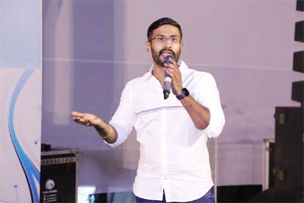 Balmuri Venkat : నిరుద్యోగుల సమస్యలను సీఎం దృష్టికి తీసుకెళ్తాం ...