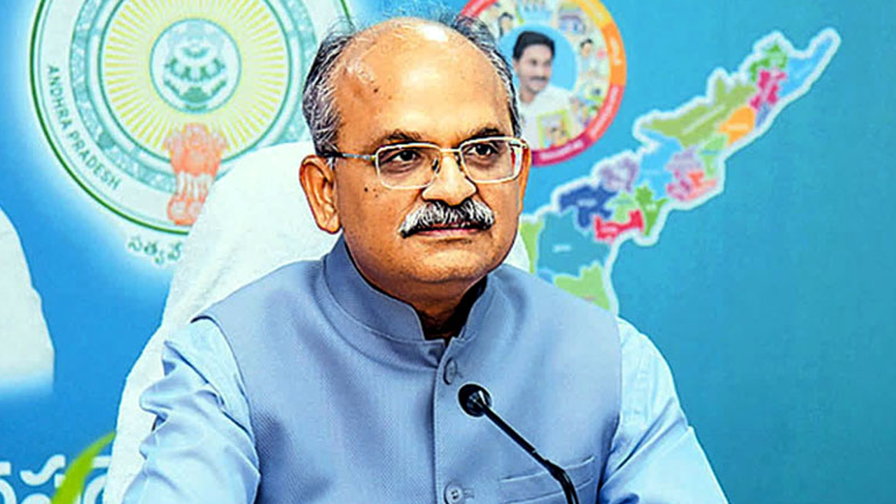 AP Elections: ఎన్నికలకు సిద్ధం కావాలని అధికారులకు సీఎస్ జవహర్ రెడ్డి ...