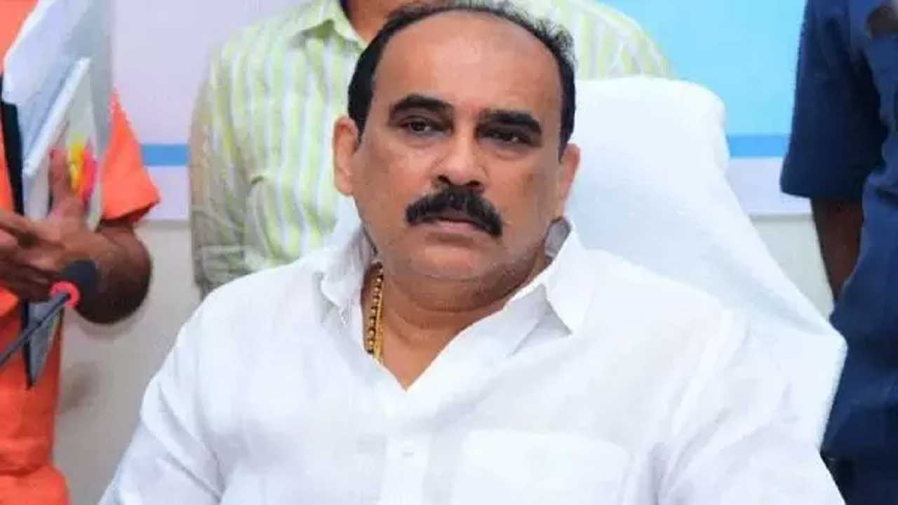 Balineni Srinivasa Reddy: బాలినేనితో మాజీ మంత్రి , ఆయన కుమారుడు భేటీ ...