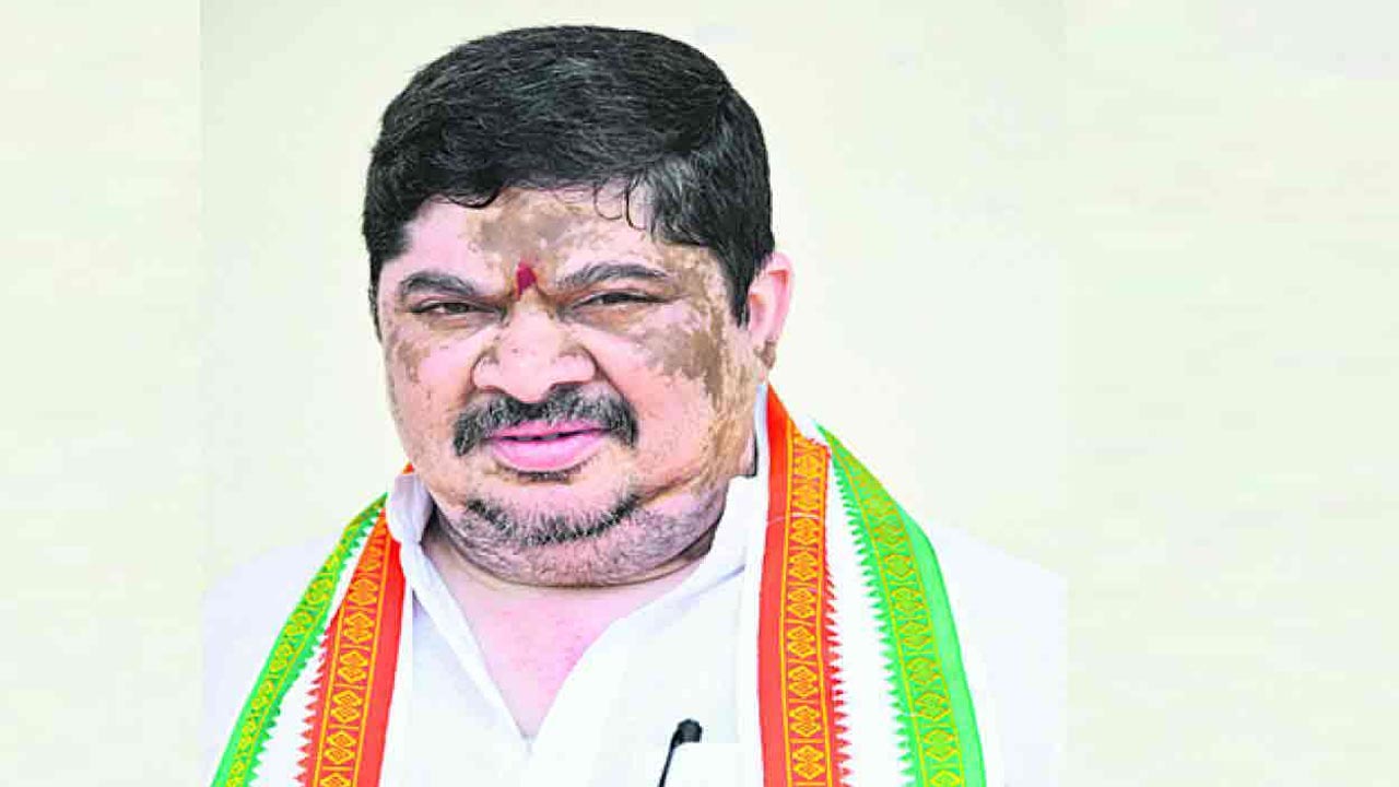Ponnam Prabhakar: సంజయ్‌ జ్యోతిషం చెబుతున్నారా? | Sanjay Tells ...
