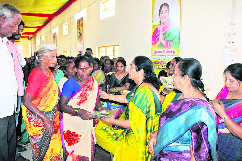 రాష్ట్రాన్ని అత్యాచారాలకు అడ్డాగా మార్చిన జగన | Jagana who made the ...