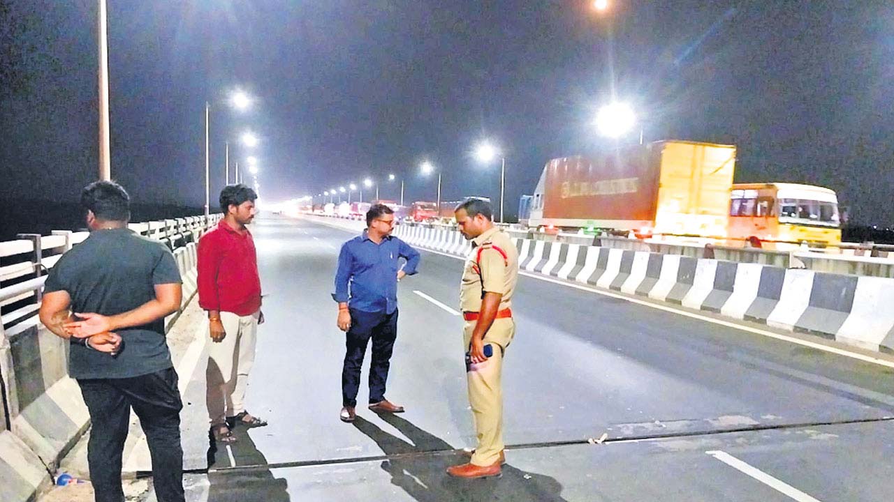 గామన్‌ బ్రిడ్జిపై సాంకేతిక మరమ్మతులకు తక్షణ చర్యలు | Immediate steps ...