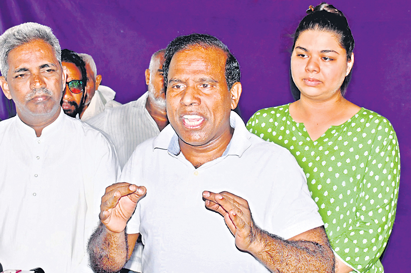 జగన్‌పై రాయి దాడి డ్రామా కావొచ్చు | Stone attack on Jagan can be a drama