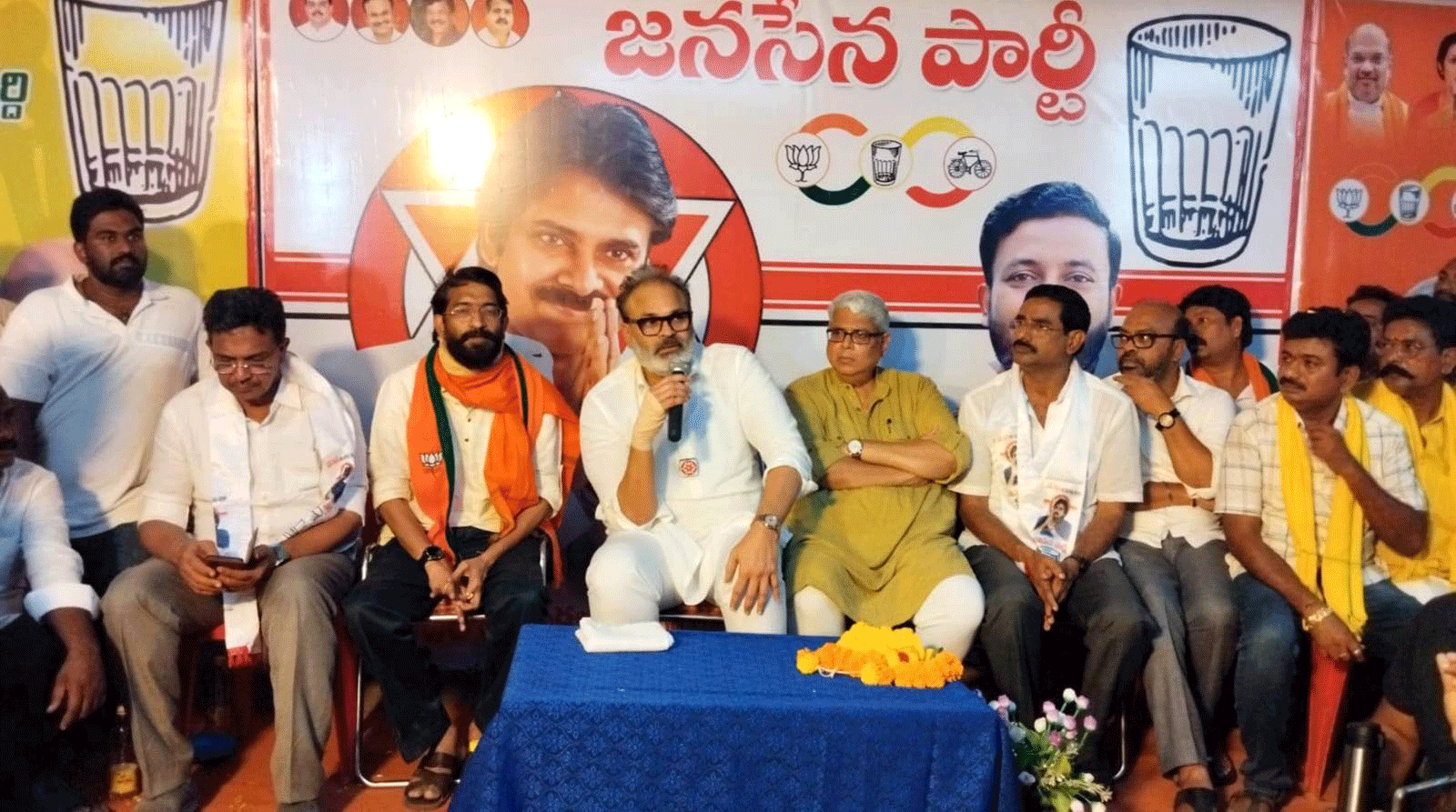 కటింగ్‌ రాజాగా మారిన జగన్‌ | janasena leader konidala nagababu specch