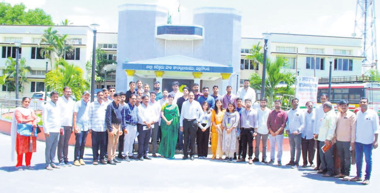 ఇష్టంతో చదివితే ఉత్తమ ర్యాంకులు : కలెక్టర్‌ | Best Ranks if read with ...