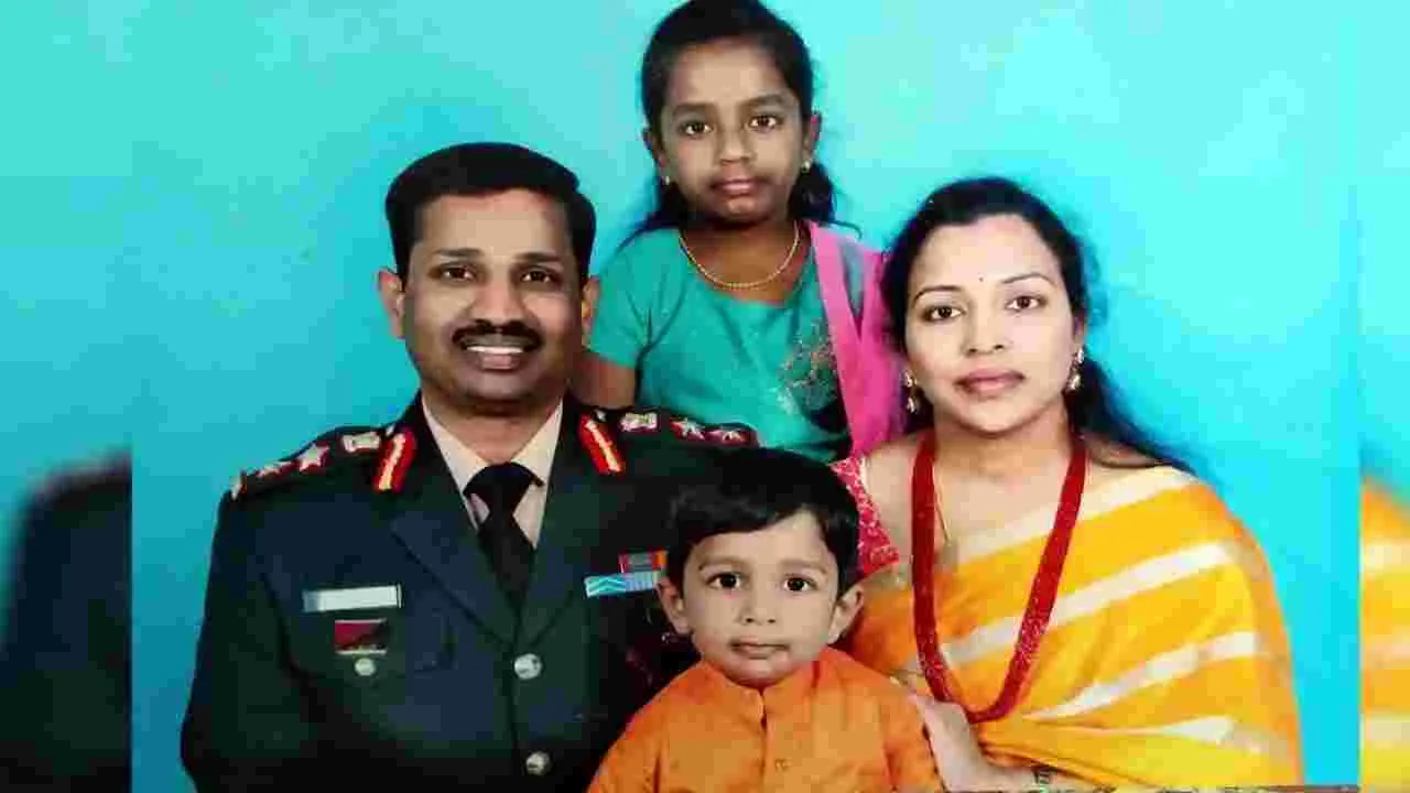 Hyderabad: కల్నల్‌ సంతో్‌షబాబు కుటుంబానికి 711 గజాల స్థలం.. | 711 yards ...