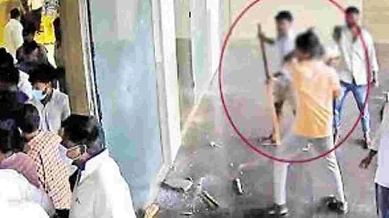 టీడీపీ కేంద్ర కార్యాలయంపై దాడి కేసులో.. | In the case of attack on TDP ...