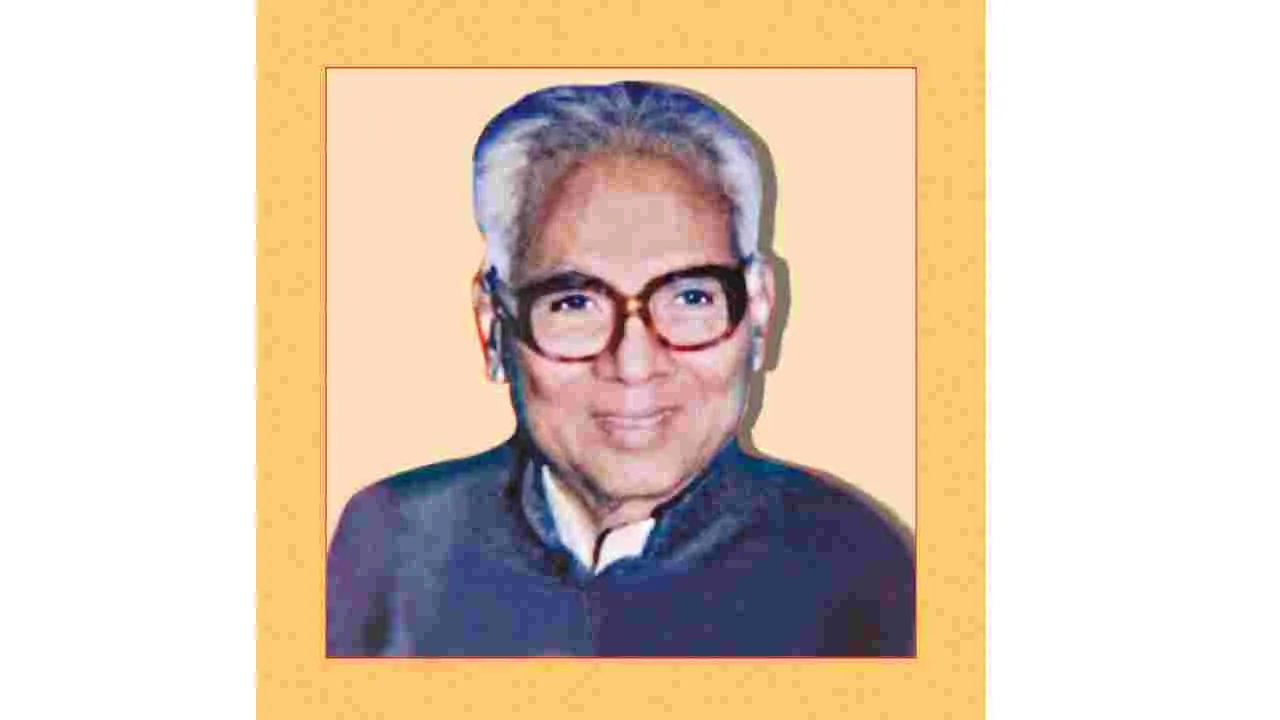 ప్రజా కలెక్టర్ ‘పట్టాల’ చంద్రయ్య | Public Collector 'Pattala' Chandraya