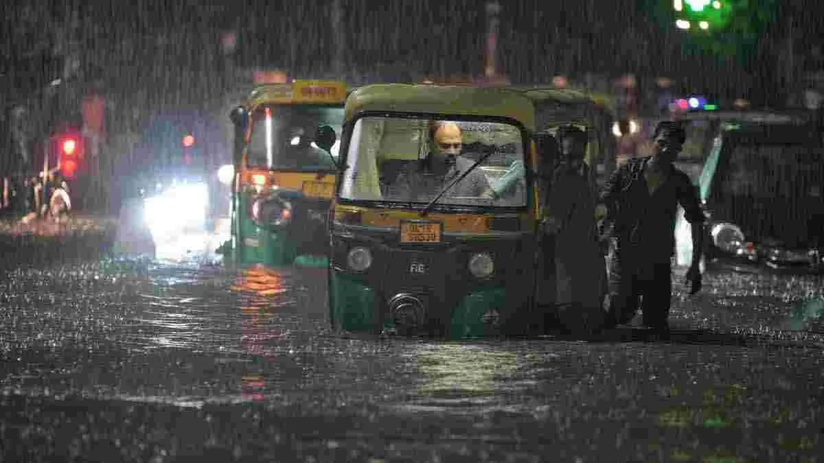 ఢిల్లీలో రెడ్‌ అలెర్ట్‌ | Red alert in Delhi heavy rain in Delhi