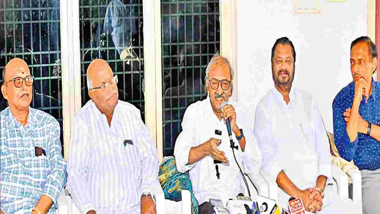 నిత్య విద్యార్థి.. డిగ్రీల్లో అర్ధ సెంచరీ! | Meet Dr. Karri Rama Reddy ...