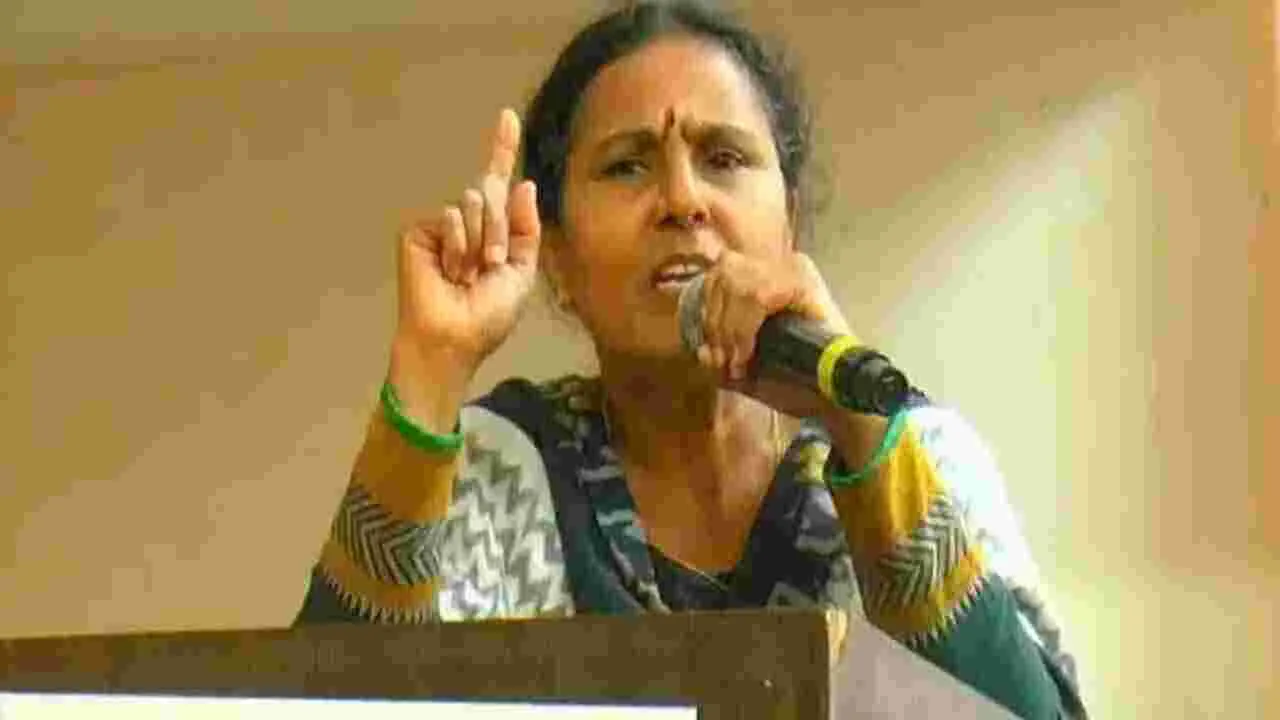 Vimalakka: గ్రామాల్లో రెవెన్యూ కేంద్రాలు ఏర్పాటు చేయాలి | Vimalakka ...