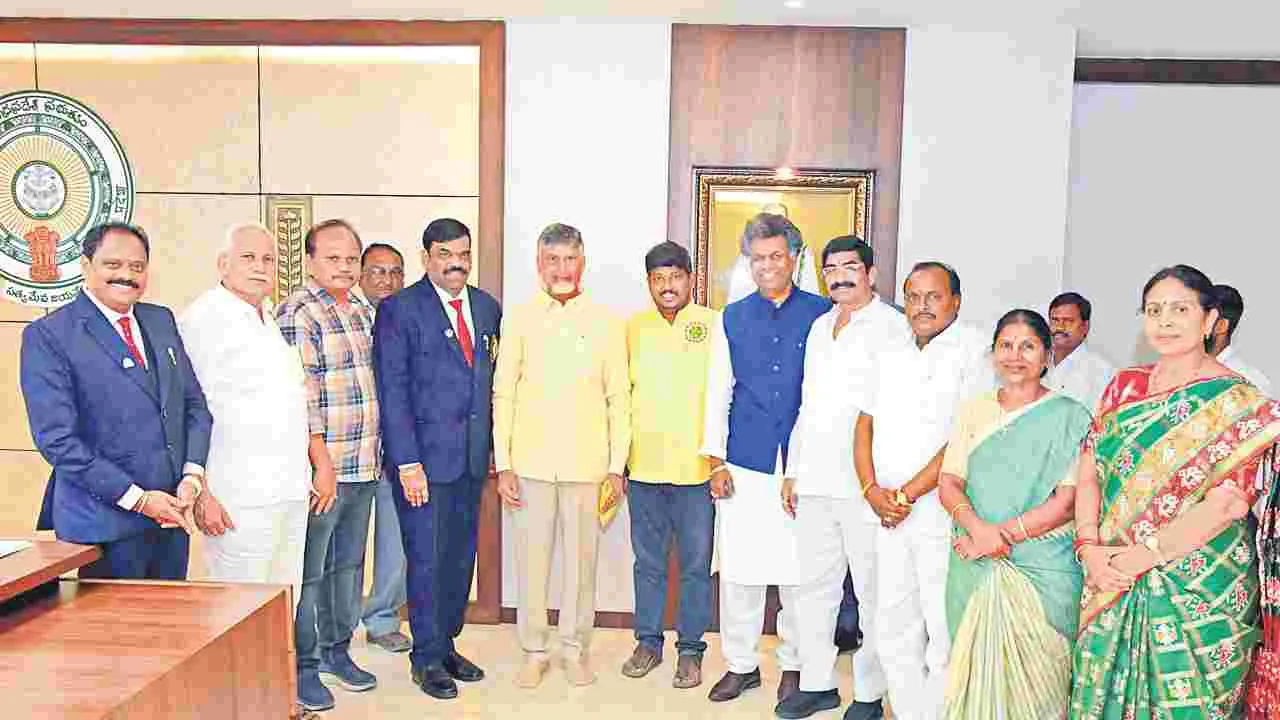 Arya Vaisya Association : సీఎంకు ఆర్యవైశ్య సంఘాల కృతజ్ఞతలు | Arya Vaisya Associations Thank CM ...