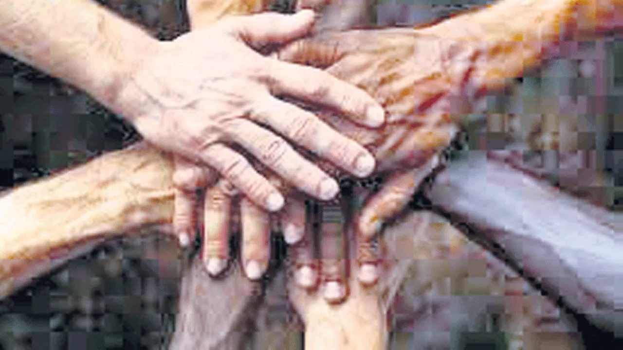 పురుషులకూ డ్వాక్రా తరహా సంఘాలు | Dwakra-style associations for men