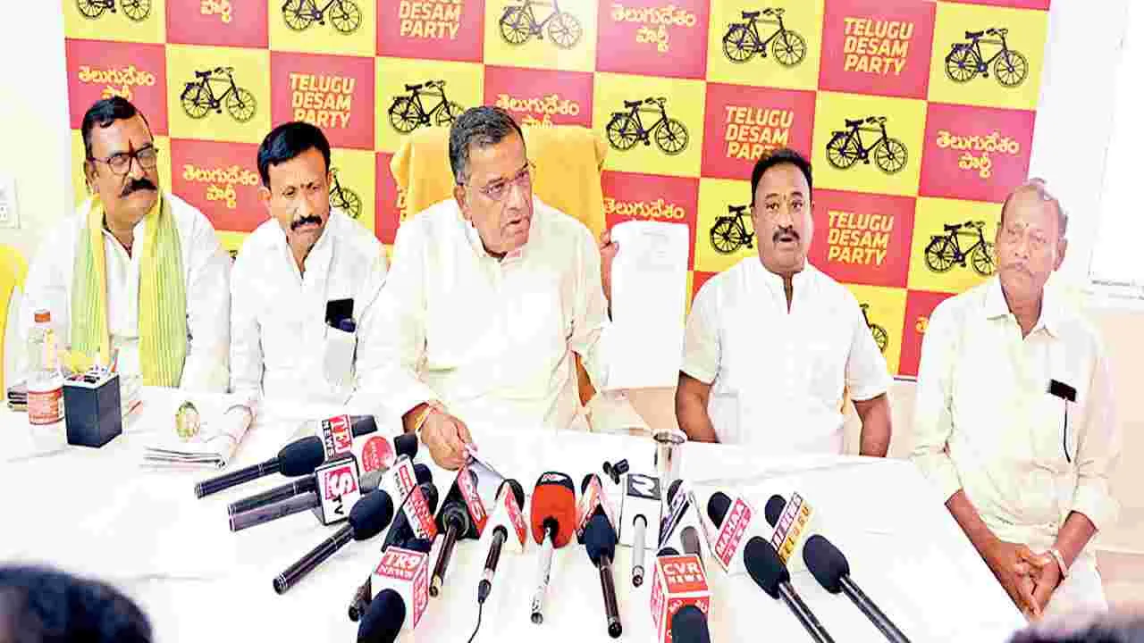 బుగ్గన పిట్ట కథలు ప్రజలు నమ్మరు.. | People don't believe Buggana Pitta ...