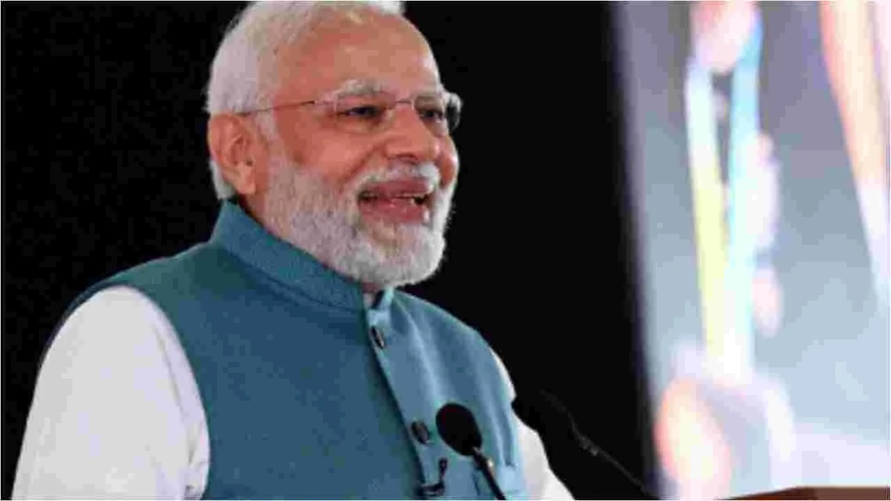 PM Modi: ఇది సూపర్ ఫుడ్.. 300 రోజులు ఇదే తింటాను: మోదీ | PM Modi Eats ...