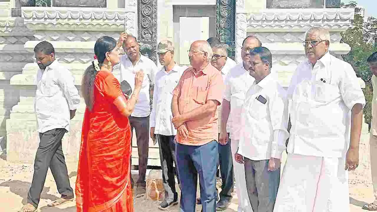 ఆలయాన్ని సందర్శించిన టీటీడీ అధికారులు | TTD officials visited the temple