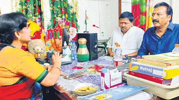 Janasena: నేనెవరో తెలీదా..!? | Janasena Leader Tamayya Babu Sparks ...