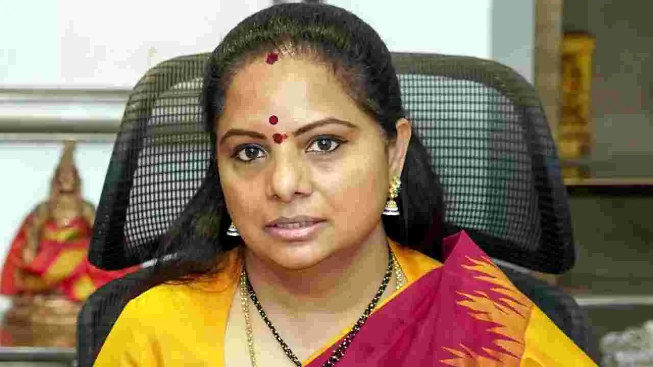 MLC Kavitha: ముందుంది ముసలం? | Kavithas Letter to KCR Sparks Controversy