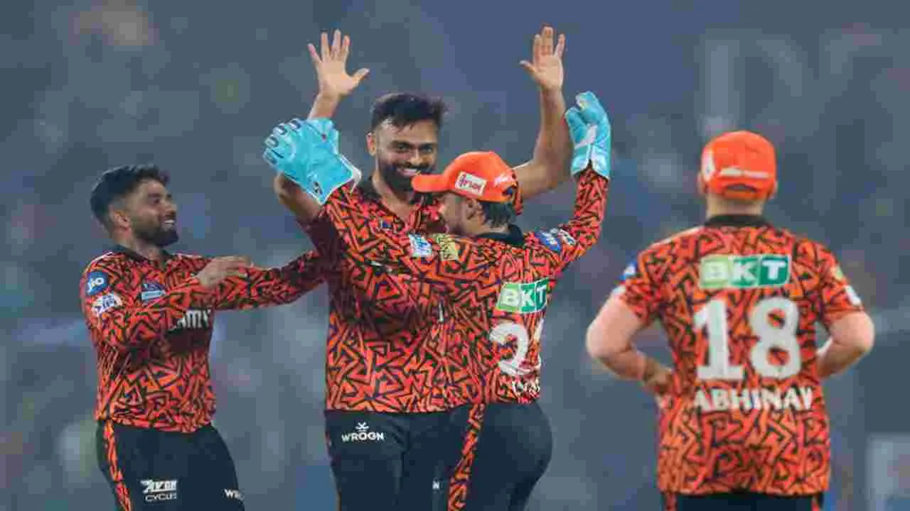 IPL 2025 SRH vs KKR: సన్‌రైజర్స్ సూపర్ విక్టరీ.. కేకేఆర్‌కు లాస్ట్ పంచ్ | IPL 2025 SRH vs KKR ...