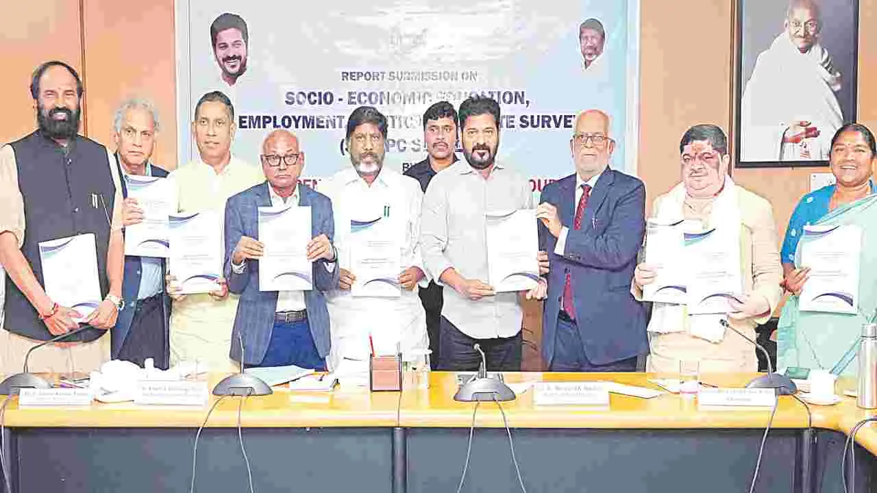 CM Revanth Reddy: కులగణన డేటాతో సంక్షేమం | Caste Census to Guide Welfare Schemes in Telangana