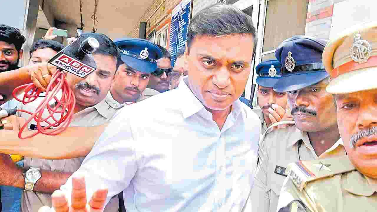 Mithun Reddy Remand Number: మిథున్‌ రెడ్డి రిమాండ్‌ ఖైదీ నంబర్‌ 4196 | YSRCP MP Mithun Reddy ...