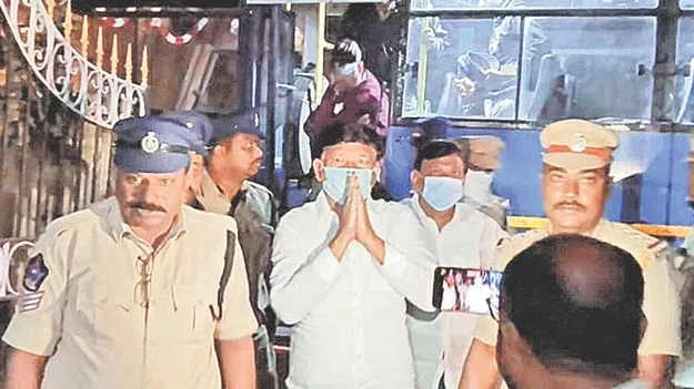 Spurious Liquor Case: నకిలీ మద్యం కేసులో.. ముగిసిన జోగి సోదరుల కస్టడీ ...