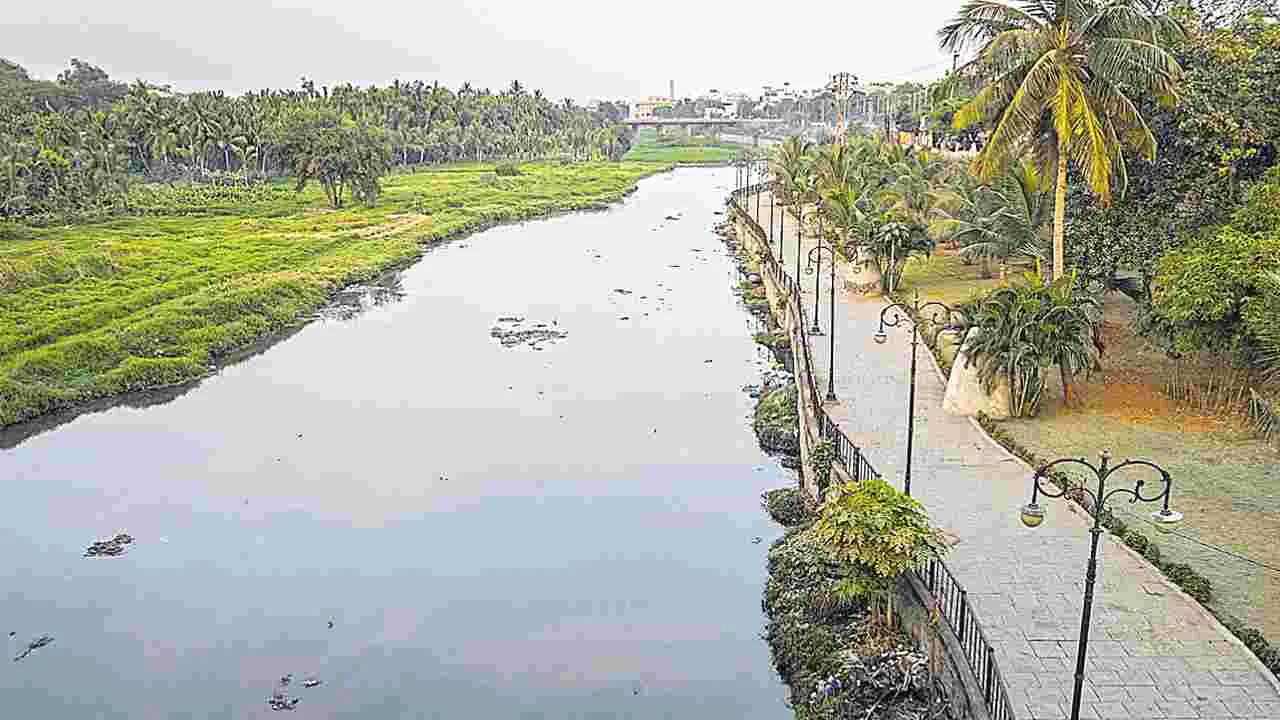 5 కి.మీ. పనులను వెంటనే చేపట్టాలి | Musi River Rejuvenation Project ...