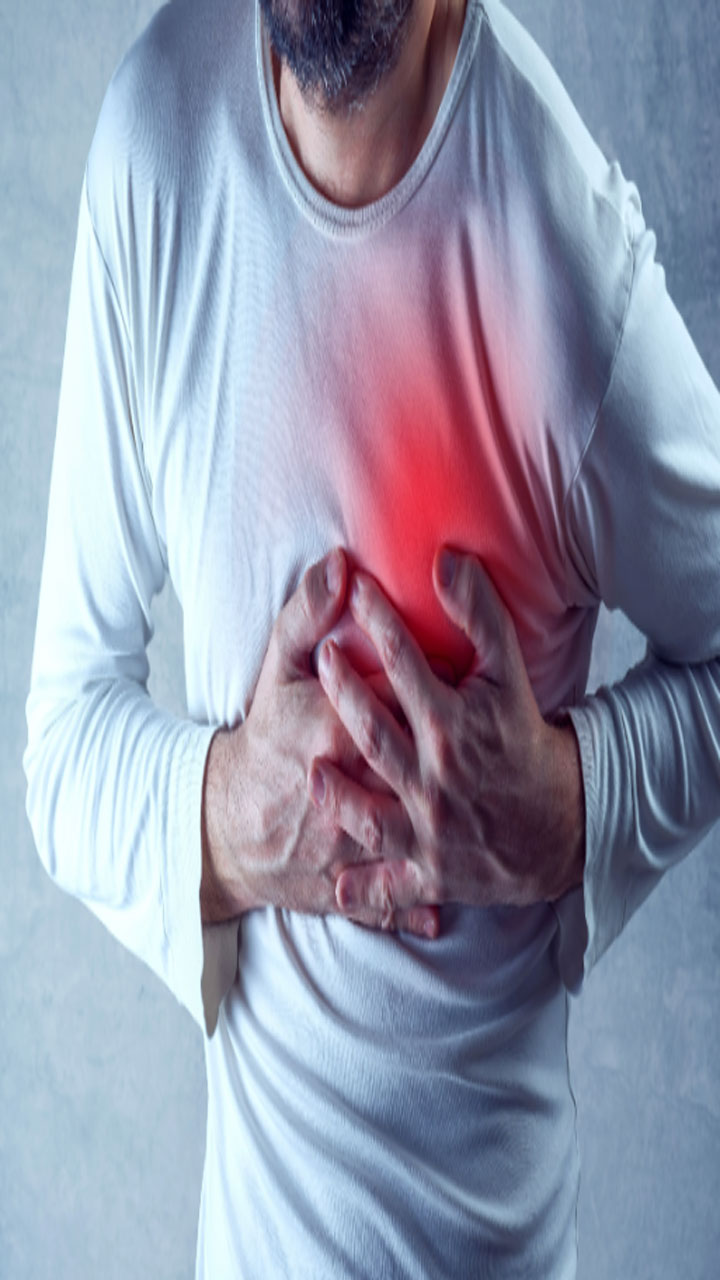 Heart Disease: రాత్రివేళ ఈ లక్షణాలు కనబడితే.. వెంటనే డాక్టర్‌ను కలవండి..